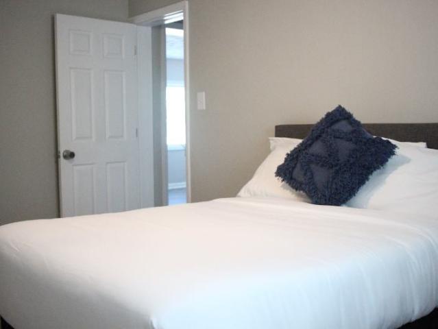 Private Room w Free Laundry & Wi_Fi_Near Cape Fea