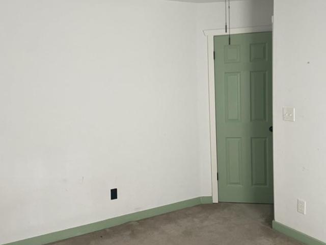 Private Room Working/Student Woman