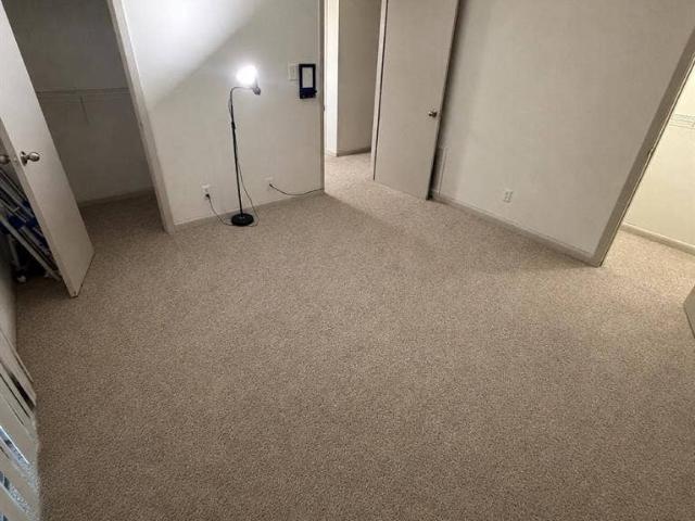 Private Room w/Balcony & Bathroom