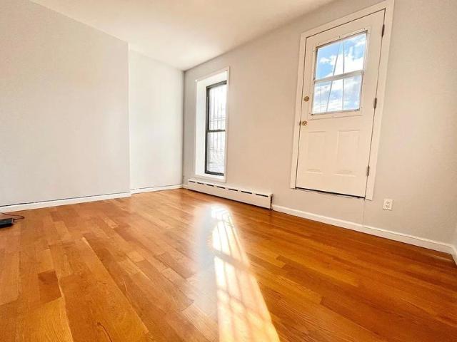 Private Room With Balcony for Rent