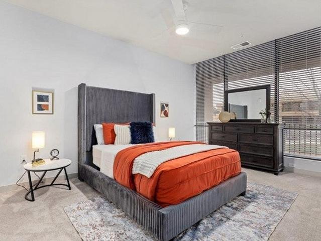 Private Room with Ensuite Bath in Modern Shared