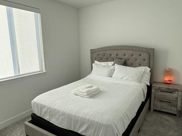 Private Room with Ensuite Bath in North Natomas