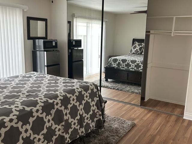 Private Room with Ensuite Bathroom, Private Entry