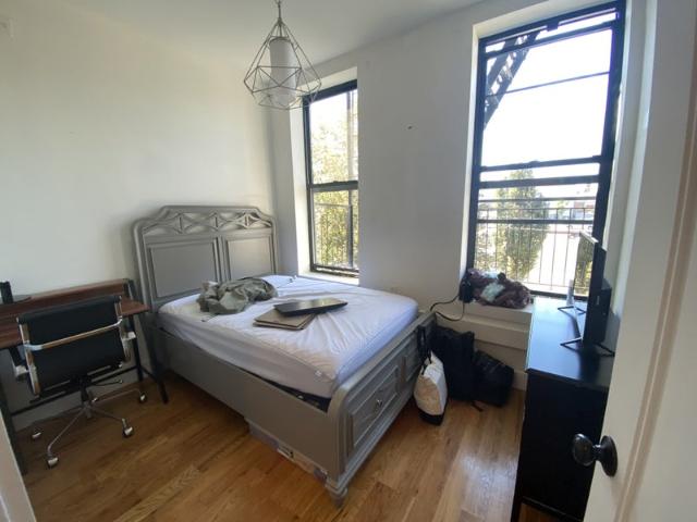 Private room with ensuite in Bushwick avail 9/10