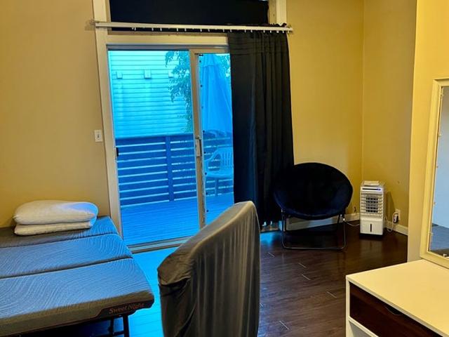 PRiVATE Room with own terrace in a 2BR Apt