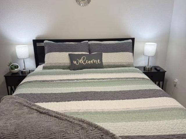 Private Room with Private Bath Available – Comfort