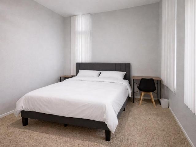 Private room with Private bath available
