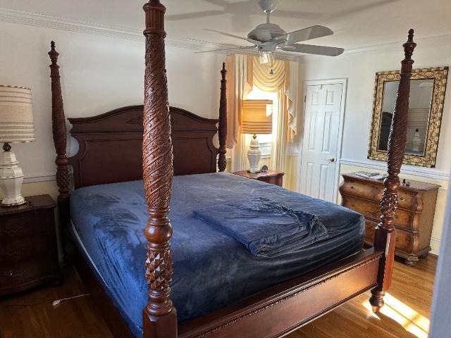 Private Room with Private Bathroom in a Spacious