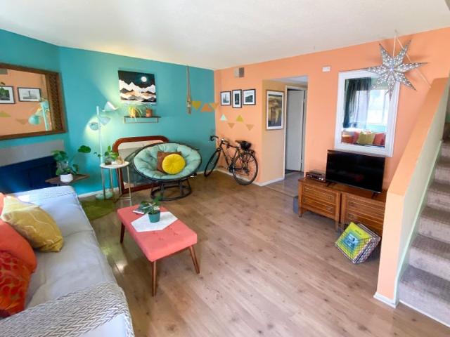 Private room with private bathroom in Los Feliz