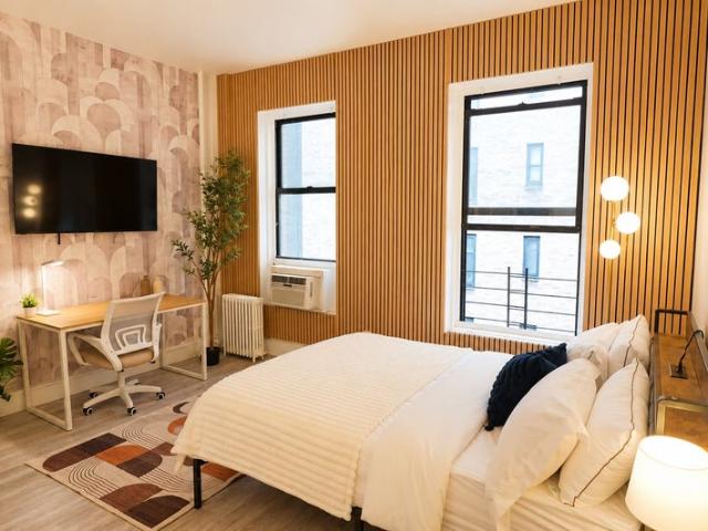 Private Room with Shower in Upper West Side