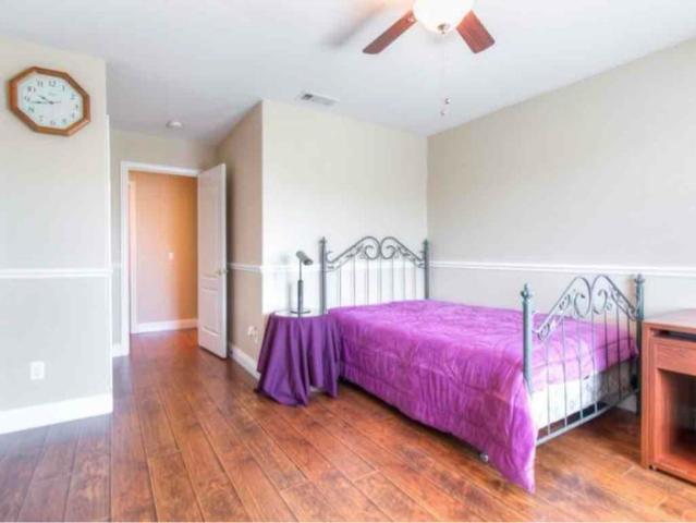 Private room with shared bathroom for rent