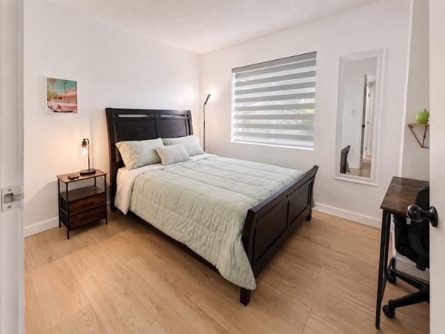 Private room w/private bathroom Cooper City
