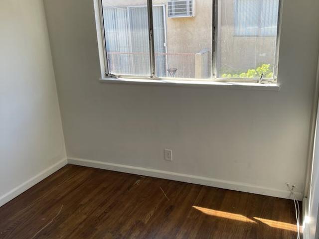 Private room to rent
