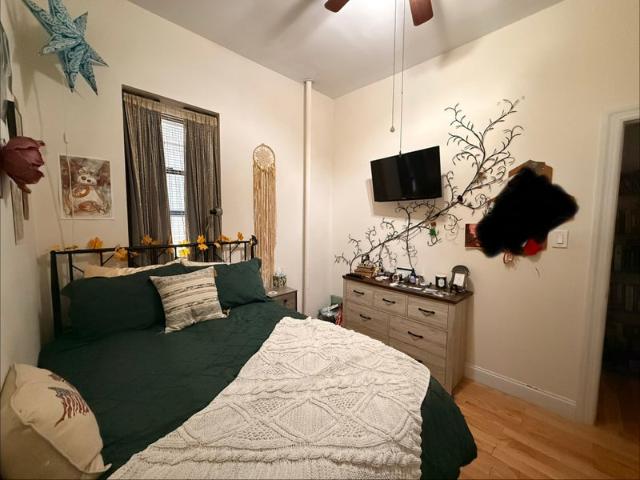Private Room Uptown with Office Space