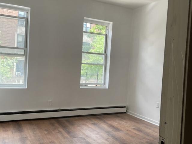 Private Room Utilities Included! Crotona Park