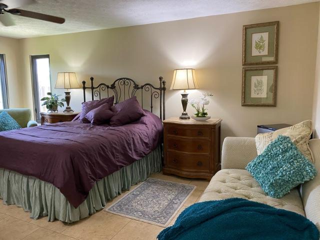 Private Room/Bath  Utilities/WiFi Included