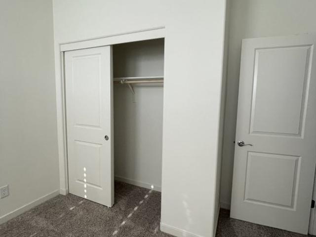 Private room/bathroom + all utilities included