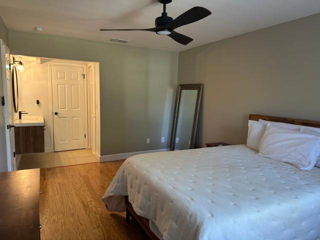 Private room/bathroom for professional female