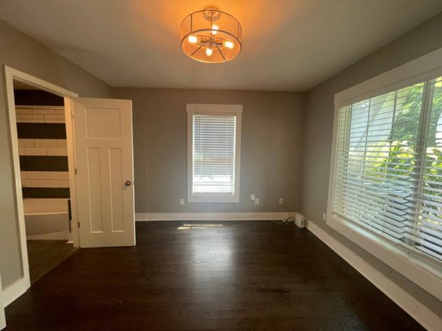 Private room/bathroom for rent in West End