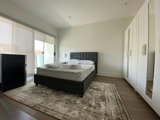 Private Rooms Available in Los Angeles!