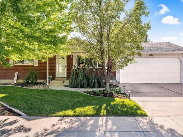 Private Rooms Available in Remodeled Sandy Home!