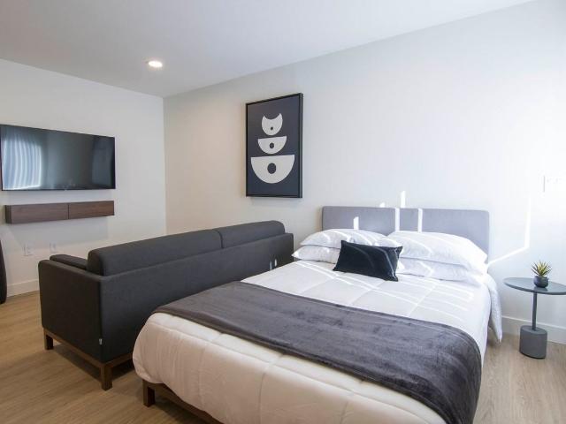 Private Rooms Co Studio Apartment for Rent at 7810 Topanga Canyon Blvd, Los Angeles, CA 91304 Canoga Park