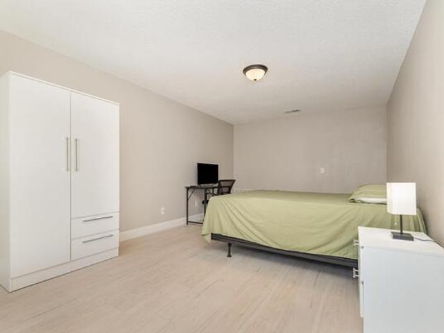 Private Rooms in Renovated Altamonte Springs Home Stylish, Quiet, Commuter Friendly & Smart TV's!