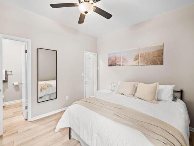 Private Standalone ADU | Full Kitchen & Living Room | Smart TV | Minutes to Publix & JTA Bus