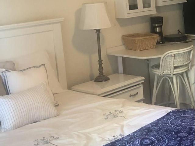 Private Studio with Patio All Utilities Included