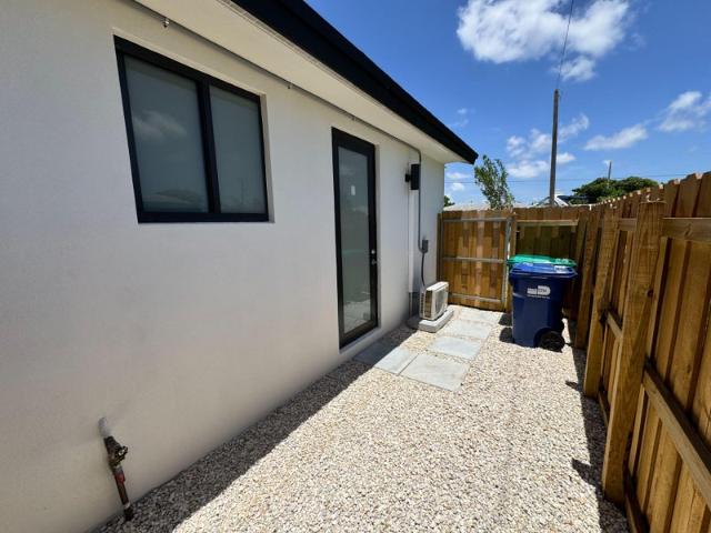 Private Studio | Private Entry, Full Bath & Kitche