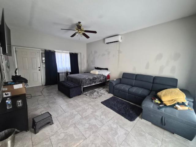 Private Studio_Style Master Suite | Private Entran