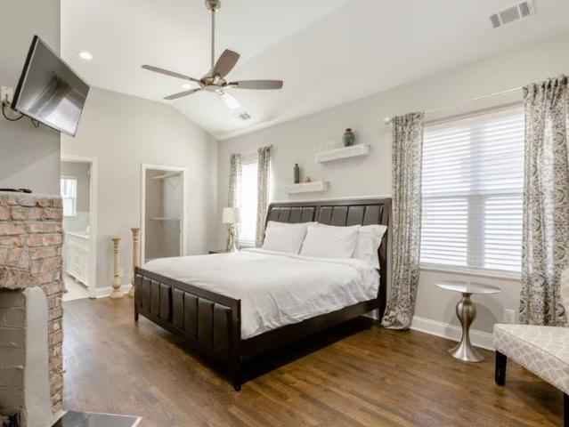 Private Studio Style Suite with Kitchenette