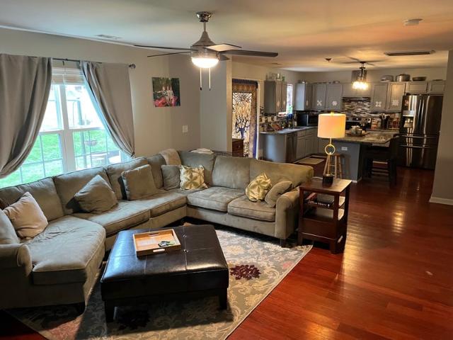 Private suite, attached bath, large walk in closet