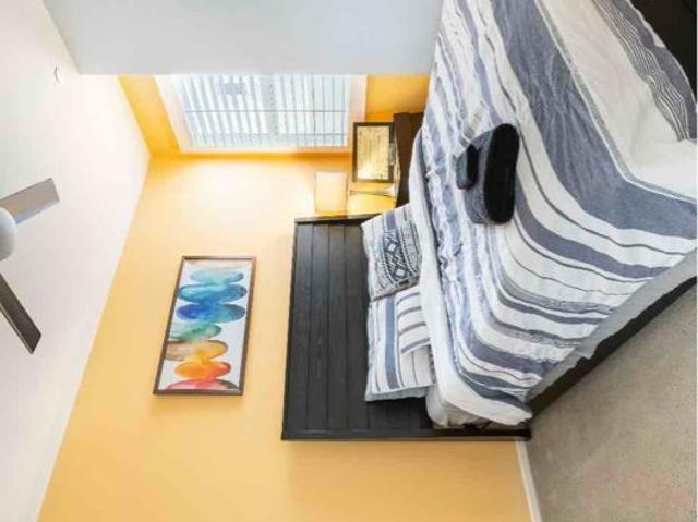 Private Single Room in Luxury Townhome