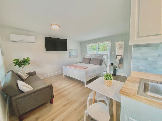 Private Tiny House Studio near Beach and Atlantic