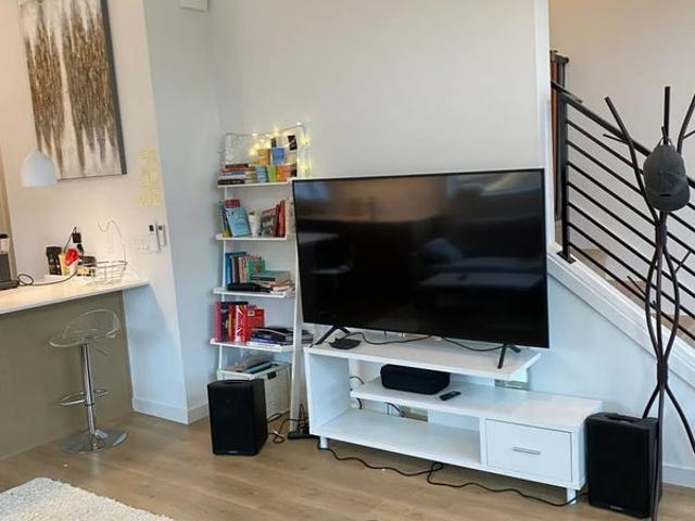 Private Top Floor Master Bedroom in Seattle!
