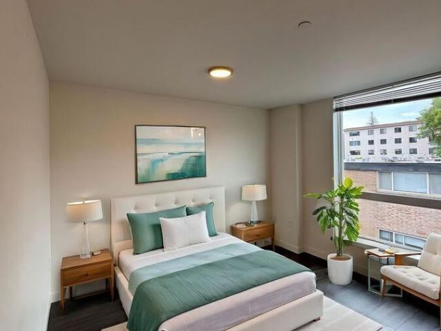Private Top Floor Studio Near the University of Washington
