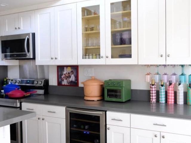 Private Top Floor Suite in Beautiful Brentwood Con
