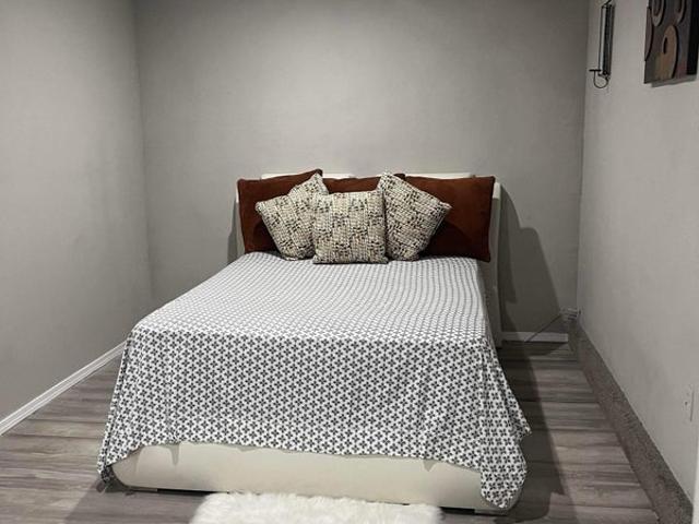 Private Unfurnished Studio Great Location