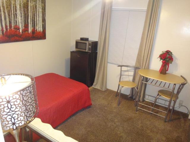 PRIVATE UPGRADED 1 BEDROOM FURNISHED & PARKING