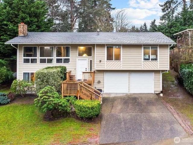 Private Upstairs Bedroom | Shared Bathroom | Util