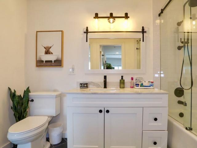 Private 1 bed & bath with city views!