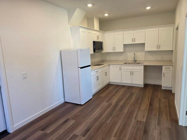 Private 1 Bed 1 Bath Unit for Rent_Brand_New Hom