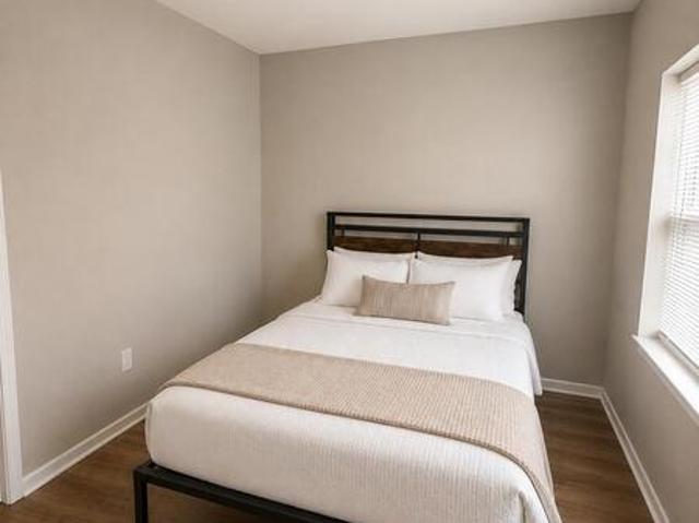PRIVATE 1 BEDROOM APARTMENT!