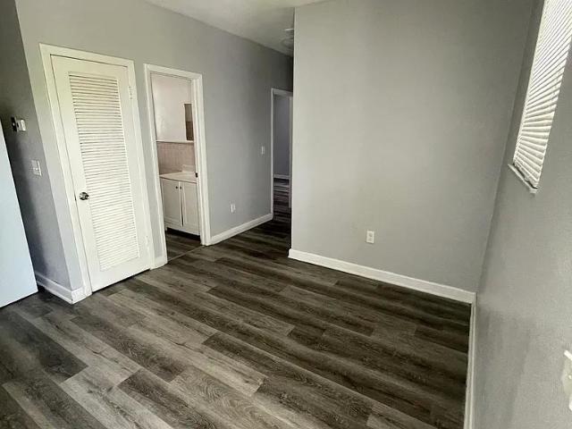 Private 1 Bedroom Rear House with Central A/C