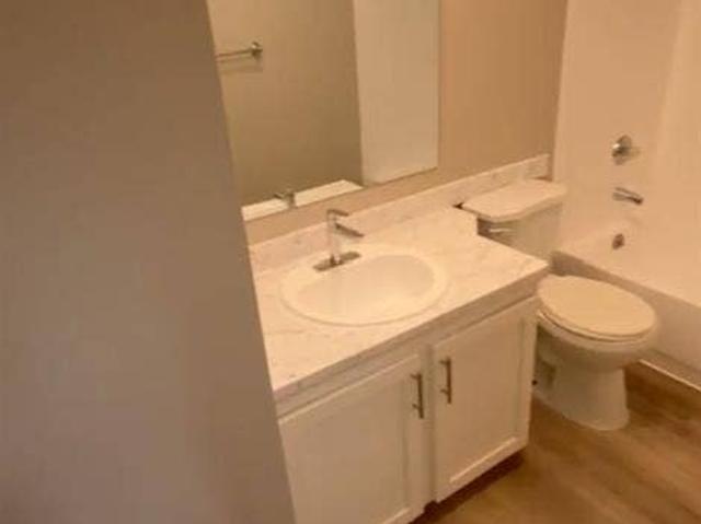 Private 1B1B in a 2B2B apartment