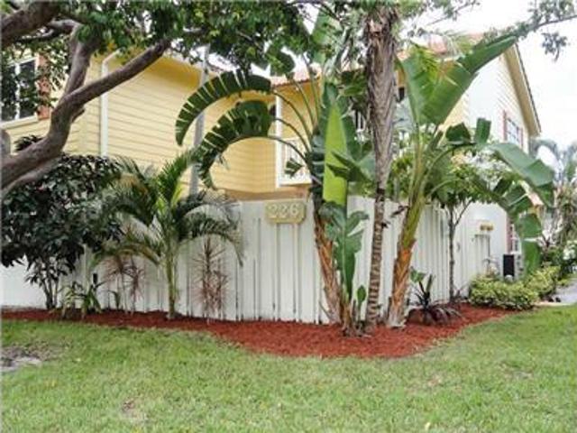 Private 2/2.5 Beach House!