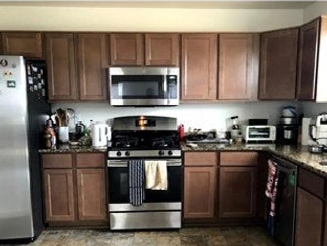 PrivateRoom with Sharedbath close Downtown/Airport
