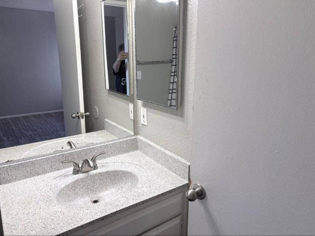 Privet room with privet full bath