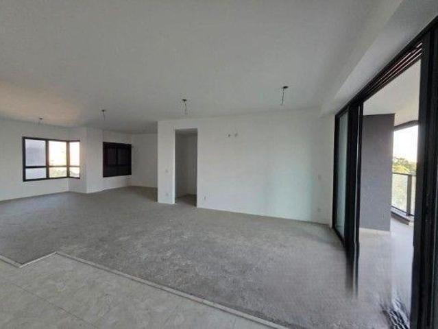 Privilegiado Apartamento à venda no Condomínio Garden de 3 suítes e lazer completo